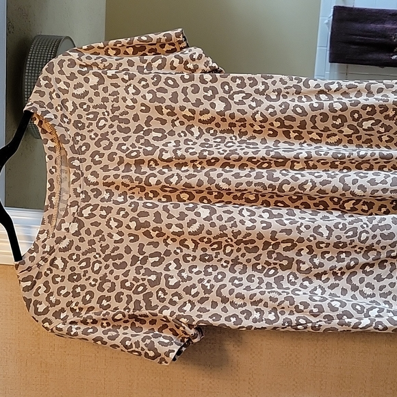 Zoe + Liv | Tops | Zoeliv Xxl Tee | Poshmark